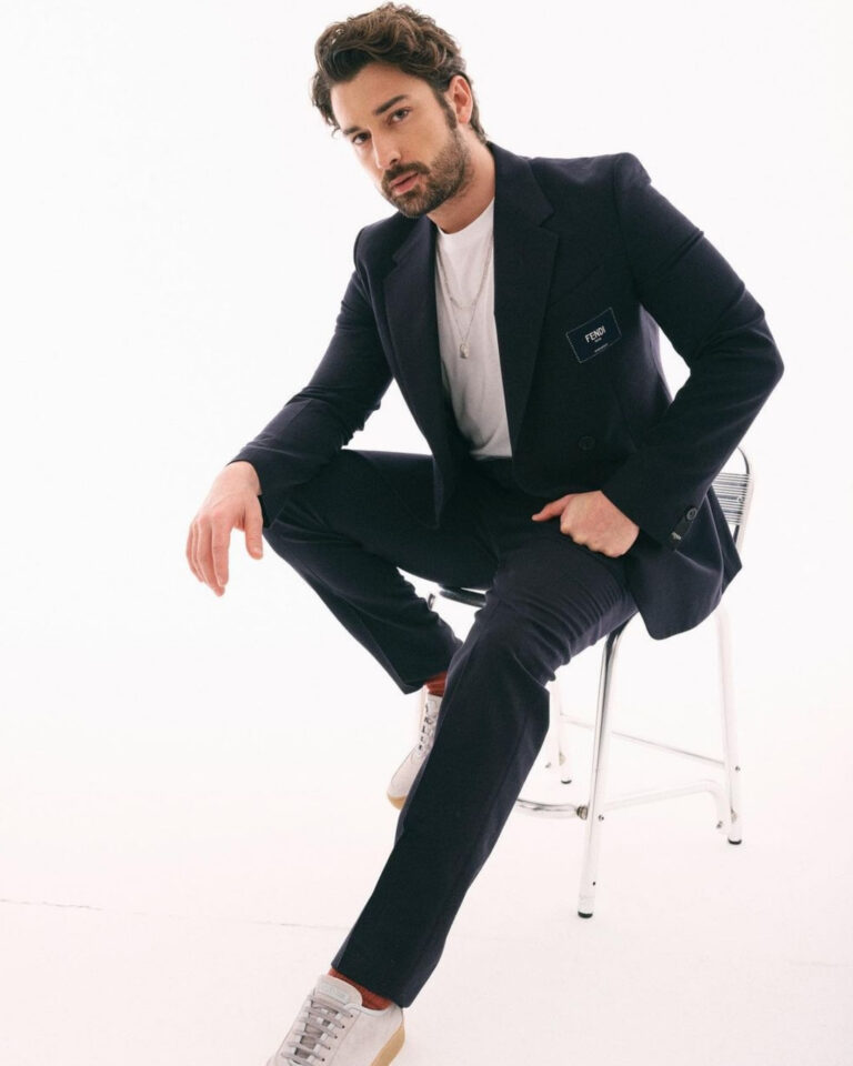 Alp Navruz Biography, Series, Height, Age, Parents, Instagram ...